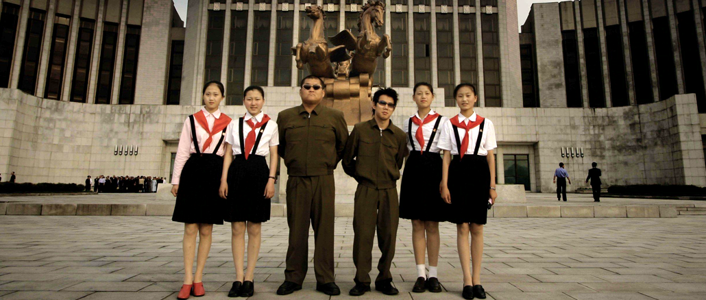 Movie Review: THE RED CHAPEL (2009)